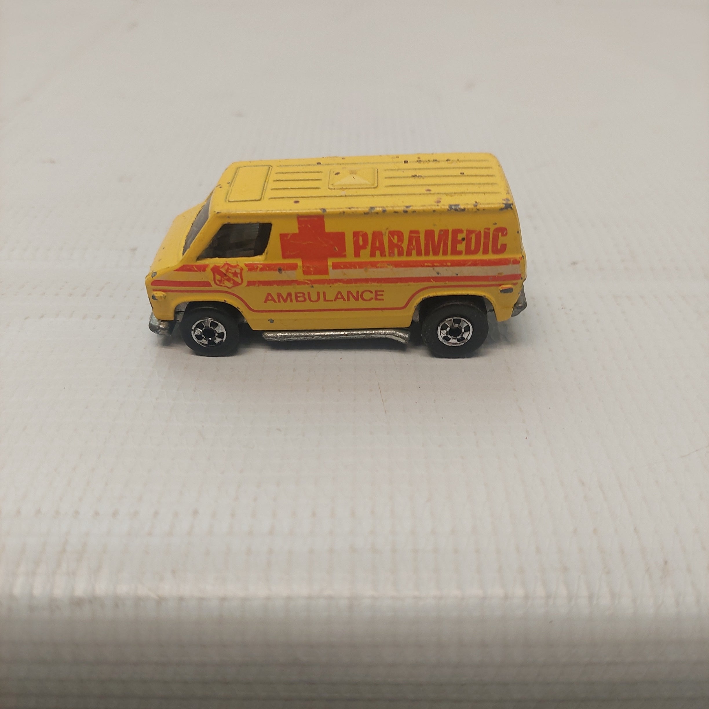 Hot Wheels 1974 Paramedic Ambulance – Retro Madness